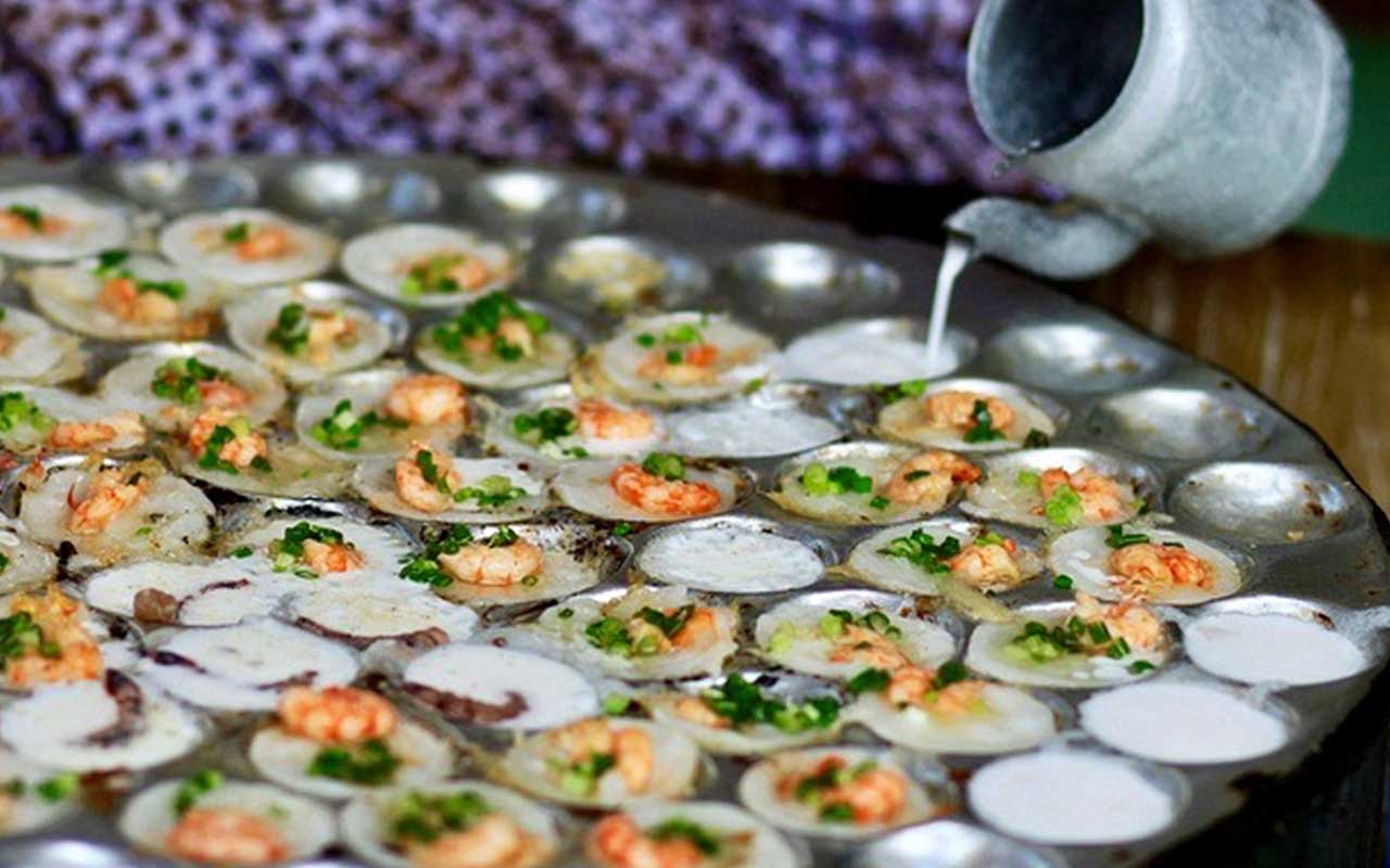 Banh Khot Recipe: Miniature, Crispy Shrimp Rice Pancakes - Cheapest ...